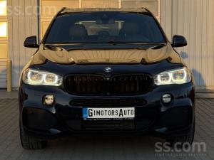 Black BMW X5 2014 in Riga, with an engine capacity of 3.00 L and mileage of 301 thousand km for 18900 €, photo 2 on AUTOMOTO.COM.LV