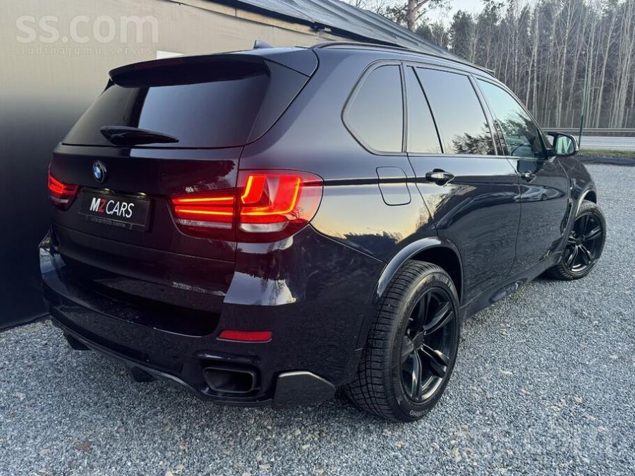 Black BMW X5 2014 in Riga, with an engine capacity of 3.00 L and mileage of 270 thousand km for 20490 €, photo 4 on AUTOMOTO.COM.LV