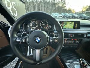 Black BMW X5 2014 in Riga, with an engine capacity of 3.00 L and mileage of 270 thousand km for 20490 €, photo 16 on AUTOMOTO.COM.LV
