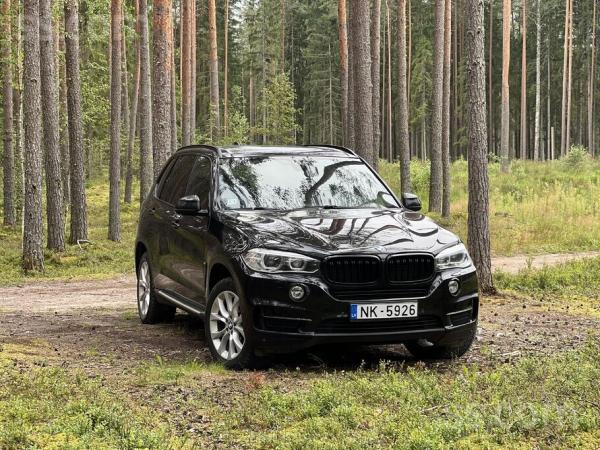 Black BMW X5 2014 in Gulbene, with an engine capacity of 3.00 L and mileage of 385 thousand km for 15500 €, photo 1 on AUTOMOTO.COM.LV