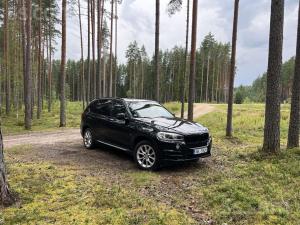 Melns BMW X5 2014 Gulbene, ar dzinēja tilpumu 3.00 L un nobraukumu 385 tūkst. km par 15500 €, foto 2 vietnē AUTOMOTO.COM.LV