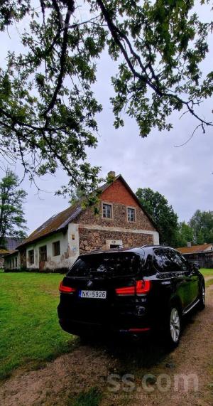 Melns BMW X5 2014 Gulbene, ar dzinēja tilpumu 3.00 L un nobraukumu 385 tūkst. km par 15500 €, foto 4 vietnē AUTOMOTO.COM.LV