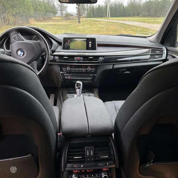Black BMW X5 2014 in Vilnius, with an engine capacity of 3.00 L and mileage of 203 thousand km for 11700 €, photo 7 on AUTOMOTO.COM.LV