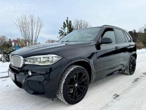 Black BMW X5 2014 in Riga, with an engine capacity of 3.00 L and mileage of 262 thousand km for 22500 €, photo 2 on AUTOMOTO.COM.LV