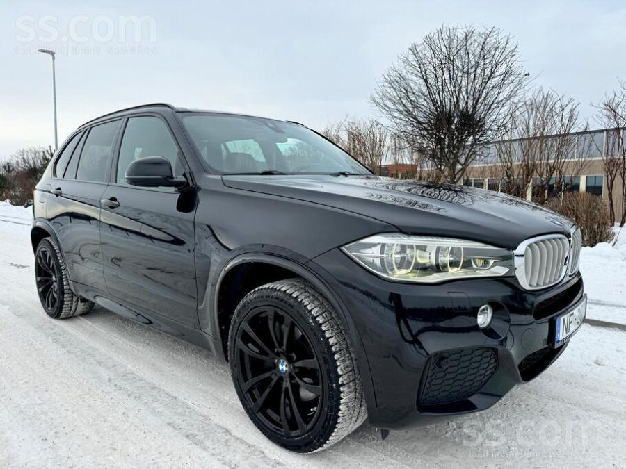 Black BMW X5 2014 in Riga, with an engine capacity of 3.00 L and mileage of 262 thousand km for 22500 €, photo 6 on AUTOMOTO.COM.LV