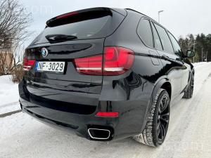 Black BMW X5 2014 in Riga, with an engine capacity of 3.00 L and mileage of 262 thousand km for 22500 €, photo 7 on AUTOMOTO.COM.LV
