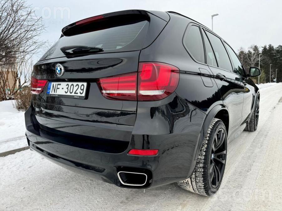 Black BMW X5 2014 in Riga, with an engine capacity of 3.00 L and mileage of 262 thousand km for 22500 €, photo 7 on AUTOMOTO.COM.LV