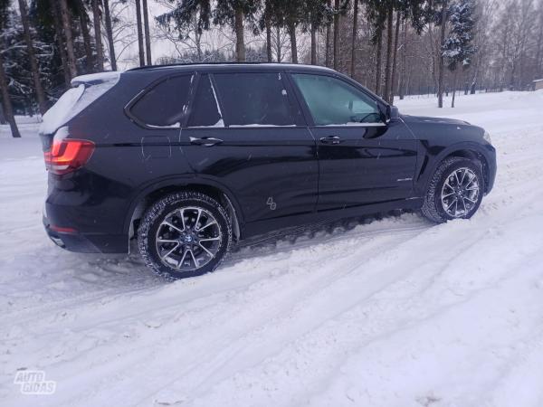 Melns BMW X5 2014 Viļņa, ar dzinēja tilpumu 3.00 L un nobraukumu 351 tūkst. km par 19999 €, foto 4 vietnē AUTOMOTO.COM.LV