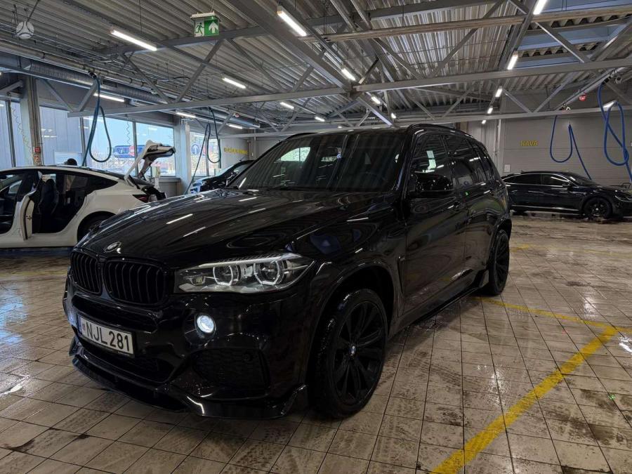 Melns BMW X5 2014 Viļņa, ar dzinēja tilpumu 2.99 L un nobraukumu 300 tūkst. km par 20800 €, foto 1 vietnē AUTOMOTO.COM.LV