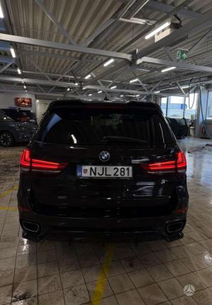 Melns BMW X5 2014 Viļņa, ar dzinēja tilpumu 2.99 L un nobraukumu 300 tūkst. km par 20800 €, foto 6 vietnē AUTOMOTO.COM.LV