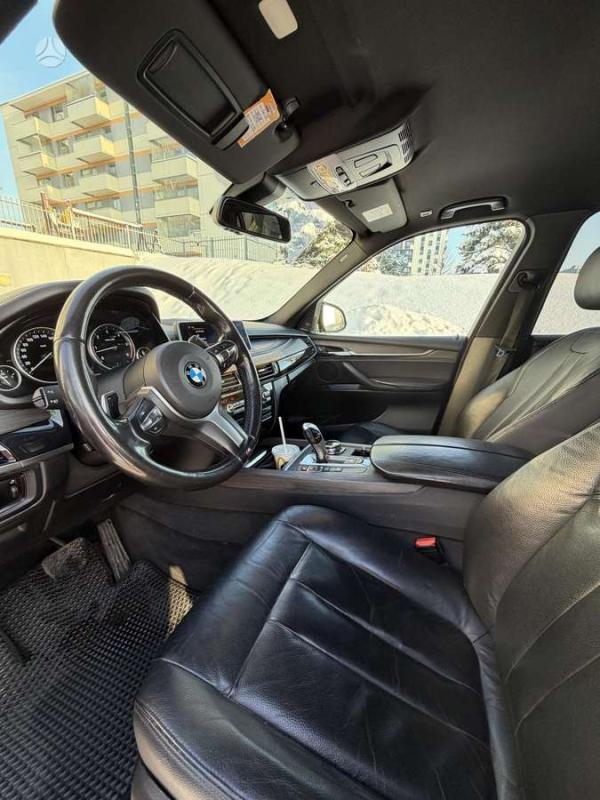 Black BMW X5 2014 in Vilnius, with an engine capacity of 2.99 L and mileage of 300 thousand km for 20800 €, photo 9 on AUTOMOTO.COM.LV