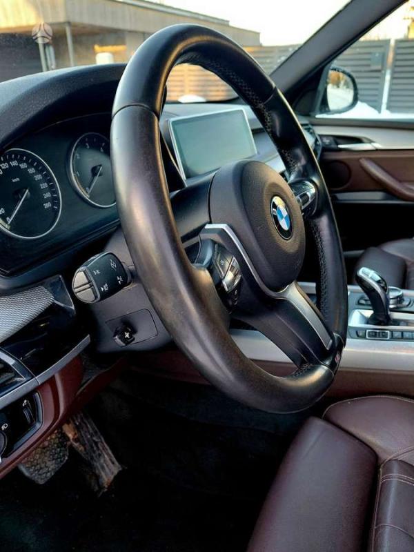 Melns BMW X5 2014 Viļņa, ar dzinēja tilpumu 2.99 L un nobraukumu 304 tūkst. km par 16500 €, foto 9 vietnē AUTOMOTO.COM.LV