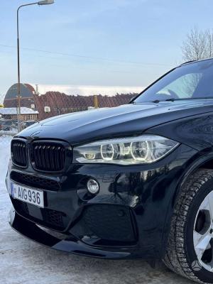 Black BMW X5 2014 in Vilnius, with an engine capacity of 2.99 L and mileage of 290 thousand km for 24000 €, photo 2 on AUTOMOTO.COM.LV