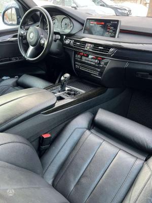 Black BMW X5 2014 in Vilnius, with an engine capacity of 2.99 L and mileage of 290 thousand km for 24000 €, photo 8 on AUTOMOTO.COM.LV