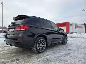 Black BMW X5 2014 in Trakai, with an engine capacity of 2.99 L and mileage of 360 thousand km for 23000 €, photo 4 on AUTOMOTO.COM.LV