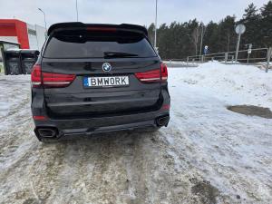 Black BMW X5 2014 in Trakai, with an engine capacity of 2.99 L and mileage of 360 thousand km for 23000 €, photo 6 on AUTOMOTO.COM.LV