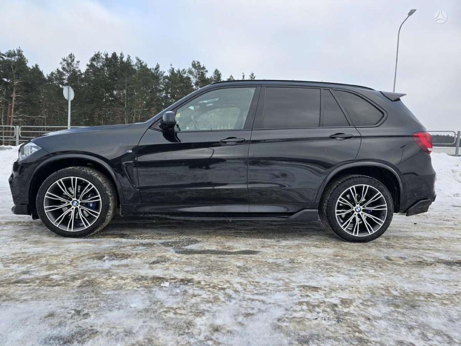 Black BMW X5 2014 in Trakai, with an engine capacity of 2.99 L and mileage of 360 thousand km for 23000 €, photo 8 on AUTOMOTO.COM.LV