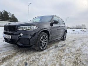Black BMW X5 2014 in Trakai, with an engine capacity of 2.99 L and mileage of 360 thousand km for 23000 €, photo 9 on AUTOMOTO.COM.LV