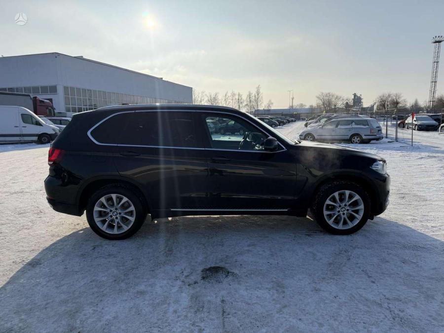 Melns BMW X5 2014 Marijampole, ar dzinēja tilpumu 2.99 L un nobraukumu 251 tūkst. km par 17500 €, foto 5 vietnē AUTOMOTO.COM.LV