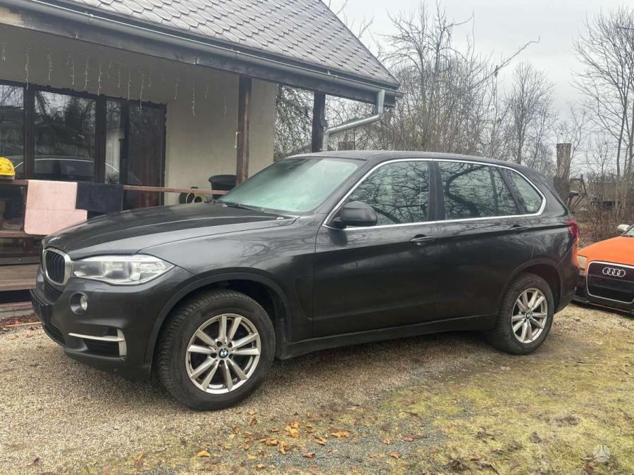 Melns BMW X5 2014 Rīga, ar dzinēja tilpumu 2.99 L un nobraukumu 310 tūkst. km par 14299 €, foto 4 vietnē AUTOMOTO.COM.LV