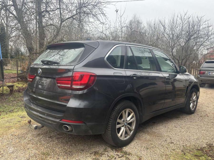 Melns BMW X5 2014 Rīga, ar dzinēja tilpumu 2.99 L un nobraukumu 310 tūkst. km par 14299 €, foto 6 vietnē AUTOMOTO.COM.LV