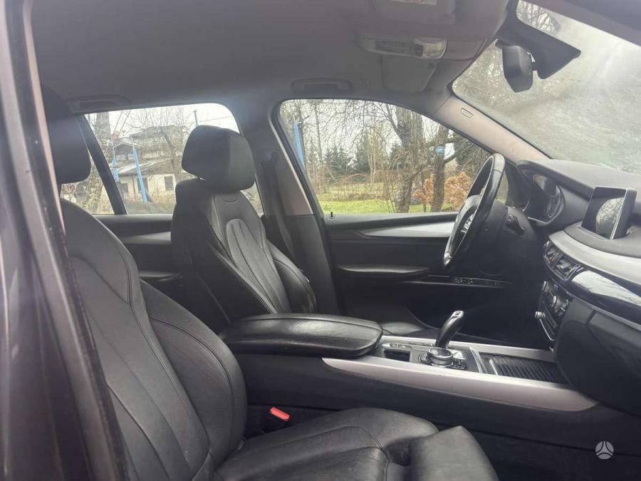 Melns BMW X5 2014 Rīga, ar dzinēja tilpumu 2.99 L un nobraukumu 310 tūkst. km par 14299 €, foto 12 vietnē AUTOMOTO.COM.LV