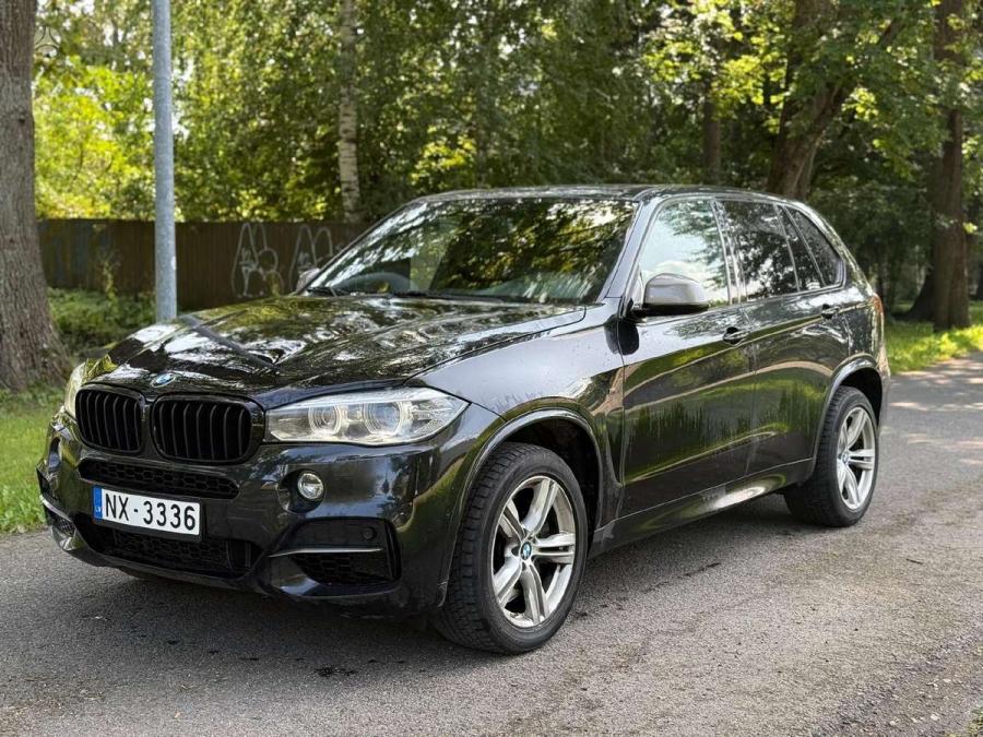 Melns BMW X5 2014 Rīga, ar dzinēja tilpumu 2.99 L un nobraukumu 350 tūkst. km par 15800 €, foto 1 vietnē AUTOMOTO.COM.LV