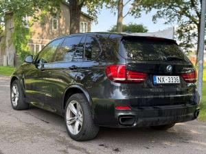 Melns BMW X5 2014 Rīga, ar dzinēja tilpumu 2.99 L un nobraukumu 350 tūkst. km par 15800 €, foto 4 vietnē AUTOMOTO.COM.LV