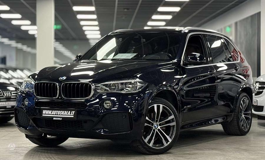 Black BMW X5 2014 in Klaipeda, with an engine capacity of 3.00 L and mileage of 291 thousand km for 22900 €, photo 1 on AUTOMOTO.COM.LV