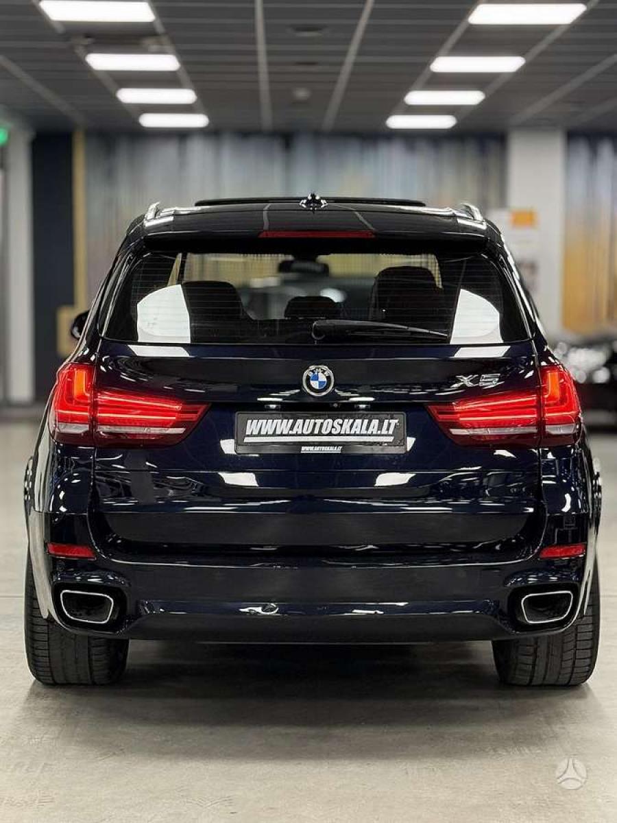 Black BMW X5 2014 in Klaipeda, with an engine capacity of 3.00 L and mileage of 291 thousand km for 22900 €, photo 25 on AUTOMOTO.COM.LV