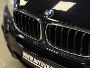Black BMW X5 2014 in Klaipeda, with an engine capacity of 3.00 L and mileage of 291 thousand km for 22900 €, photo 29 on AUTOMOTO.COM.LV