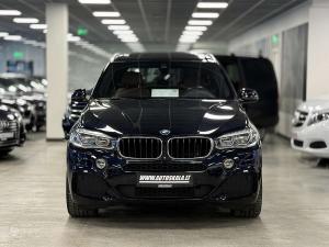 Black BMW X5 2014 in Klaipeda, with an engine capacity of 3.00 L and mileage of 291 thousand km for 22900 €, photo 31 on AUTOMOTO.COM.LV