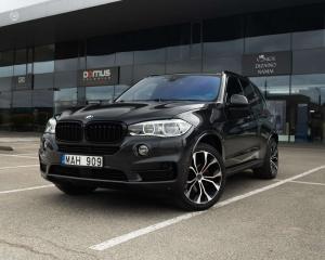 Melns BMW X5 2014 Viļņa, ar dzinēja tilpumu 2.98 L un nobraukumu 250 tūkst. km par 17300 €, foto  vietnē AUTOMOTO.COM.LV