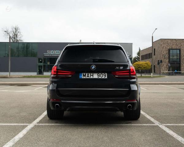 Black BMW X5 2014 in Vilnius, with an engine capacity of 2.98 L and mileage of 250 thousand km for 17300 €, photo 9 on AUTOMOTO.COM.LV
