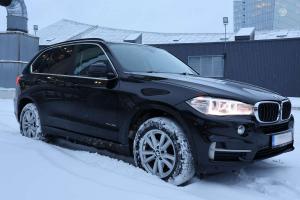 Black BMW X5 2014 in Vilnius, with an engine capacity of 2.98 L and mileage of 213 thousand km for 17000 €, photo 3 on AUTOMOTO.COM.LV