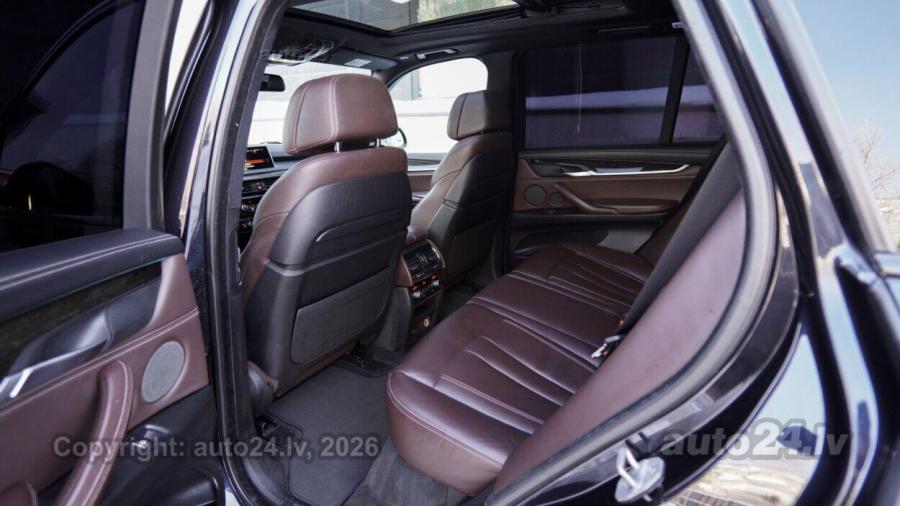 Melns BMW X5 2014 Tartu, ar dzinēja tilpumu 3.00 L un nobraukumu 247 tūkst. km par 23900 €, foto 13 vietnē AUTOMOTO.COM.LV