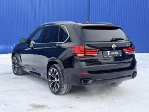 Black BMW X5 2014 in Kaunas, with an engine capacity of 3.00 L and mileage of 142 thousand km for 23800 €, photo 6 on AUTOMOTO.COM.LV