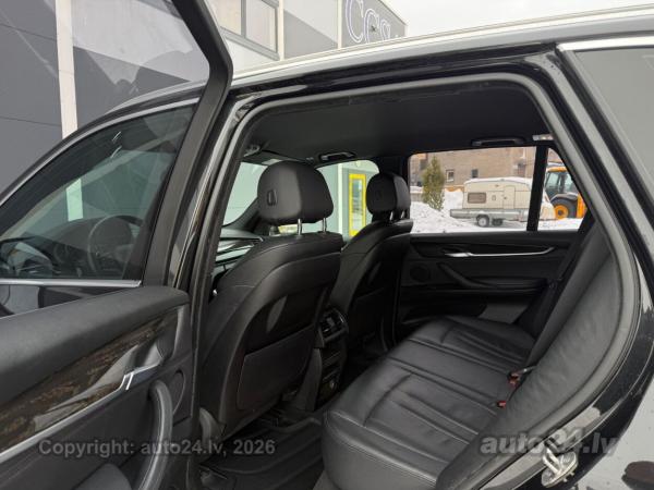 Melns BMW X5 2014 Tallina, ar dzinēja tilpumu 2.00 L un nobraukumu 246 tūkst. km par 17500 €, foto 10 vietnē AUTOMOTO.COM.LV