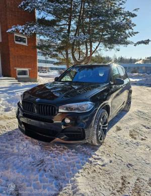 Melns BMW X5 2014 Viļņa, ar dzinēja tilpumu 2.99 L un nobraukumu 239 tūkst. km par 19500 €, foto  vietnē AUTOMOTO.COM.LV