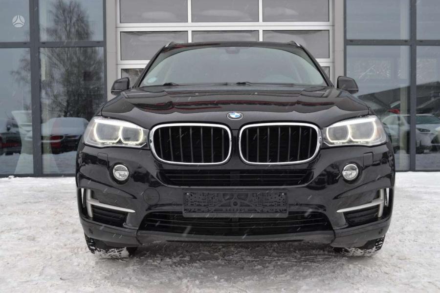 Black BMW X5 2014 in Vilnius, with an engine capacity of 2.99 L and mileage of 214 thousand km for 19000 €, photo 3 on AUTOMOTO.COM.LV