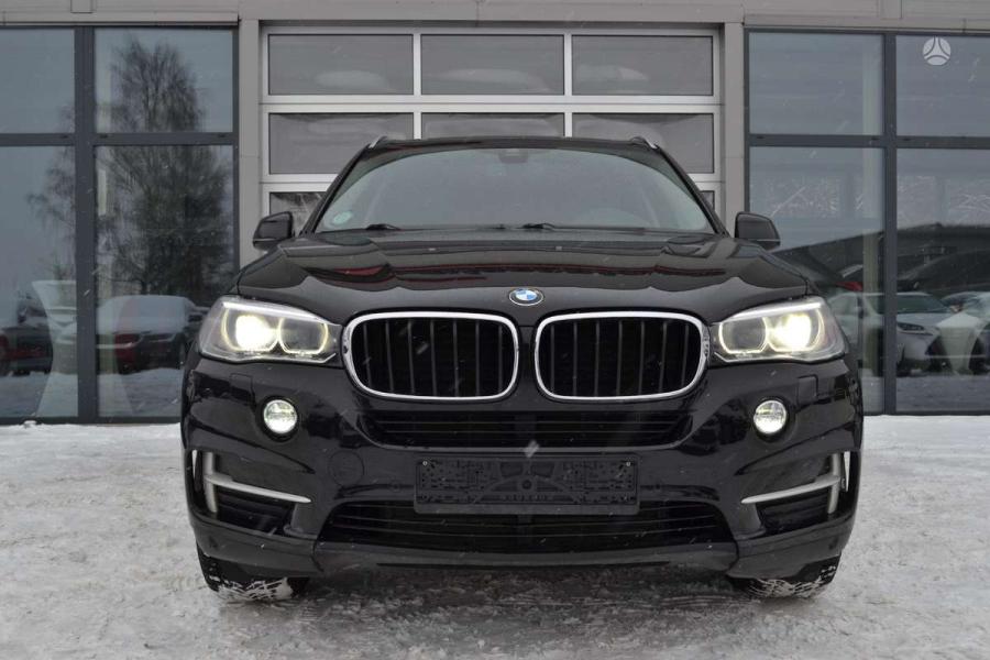 Black BMW X5 2014 in Vilnius, with an engine capacity of 2.99 L and mileage of 214 thousand km for 19000 €, photo 4 on AUTOMOTO.COM.LV