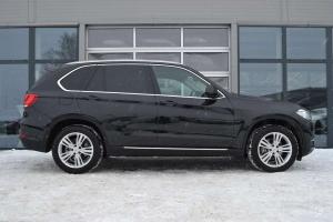 Black BMW X5 2014 in Vilnius, with an engine capacity of 2.99 L and mileage of 214 thousand km for 19000 €, photo 6 on AUTOMOTO.COM.LV