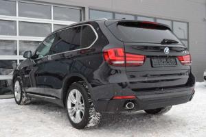 Black BMW X5 2014 in Vilnius, with an engine capacity of 2.99 L and mileage of 214 thousand km for 19000 €, photo 8 on AUTOMOTO.COM.LV