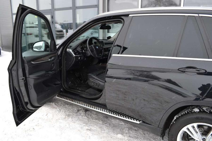 Black BMW X5 2014 in Vilnius, with an engine capacity of 2.99 L and mileage of 214 thousand km for 19000 €, photo 16 on AUTOMOTO.COM.LV