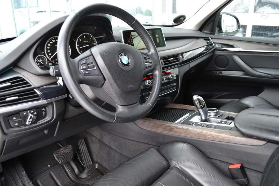 Black BMW X5 2014 in Vilnius, with an engine capacity of 2.99 L and mileage of 214 thousand km for 19000 €, photo 18 on AUTOMOTO.COM.LV