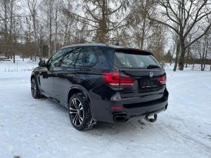 Melns BMW X5 2014 Kaišiadorys, ar dzinēja tilpumu 2.99 L un nobraukumu 260 tūkst. km par 20750 €, foto 4 vietnē AUTOMOTO.COM.LV