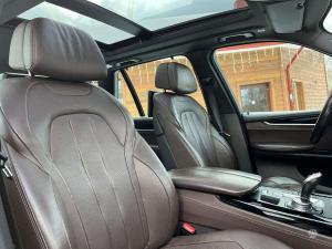 Melns BMW X5 2014 Kaišiadorys, ar dzinēja tilpumu 2.99 L un nobraukumu 260 tūkst. km par 20750 €, foto 18 vietnē AUTOMOTO.COM.LV