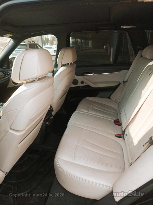 Black BMW X5 2014 in Tallinn, with an engine capacity of 3.00 L and mileage of 179 thousand km for 18500 €, photo 11 on AUTOMOTO.COM.LV