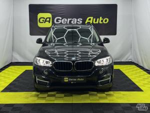 Black BMW X5 2014 in Avizieniai, with an engine capacity of 3.00 L and mileage of 213 thousand km for 17000 €, photo 2 on AUTOMOTO.COM.LV