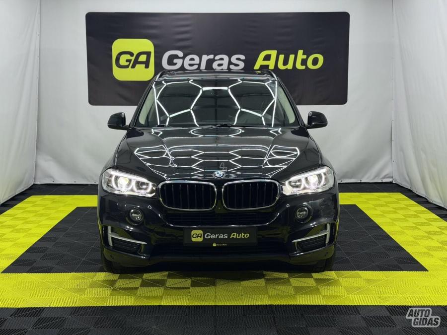 Black BMW X5 2014 in Avizieniai, with an engine capacity of 3.00 L and mileage of 213 thousand km for 17000 €, photo 2 on AUTOMOTO.COM.LV
